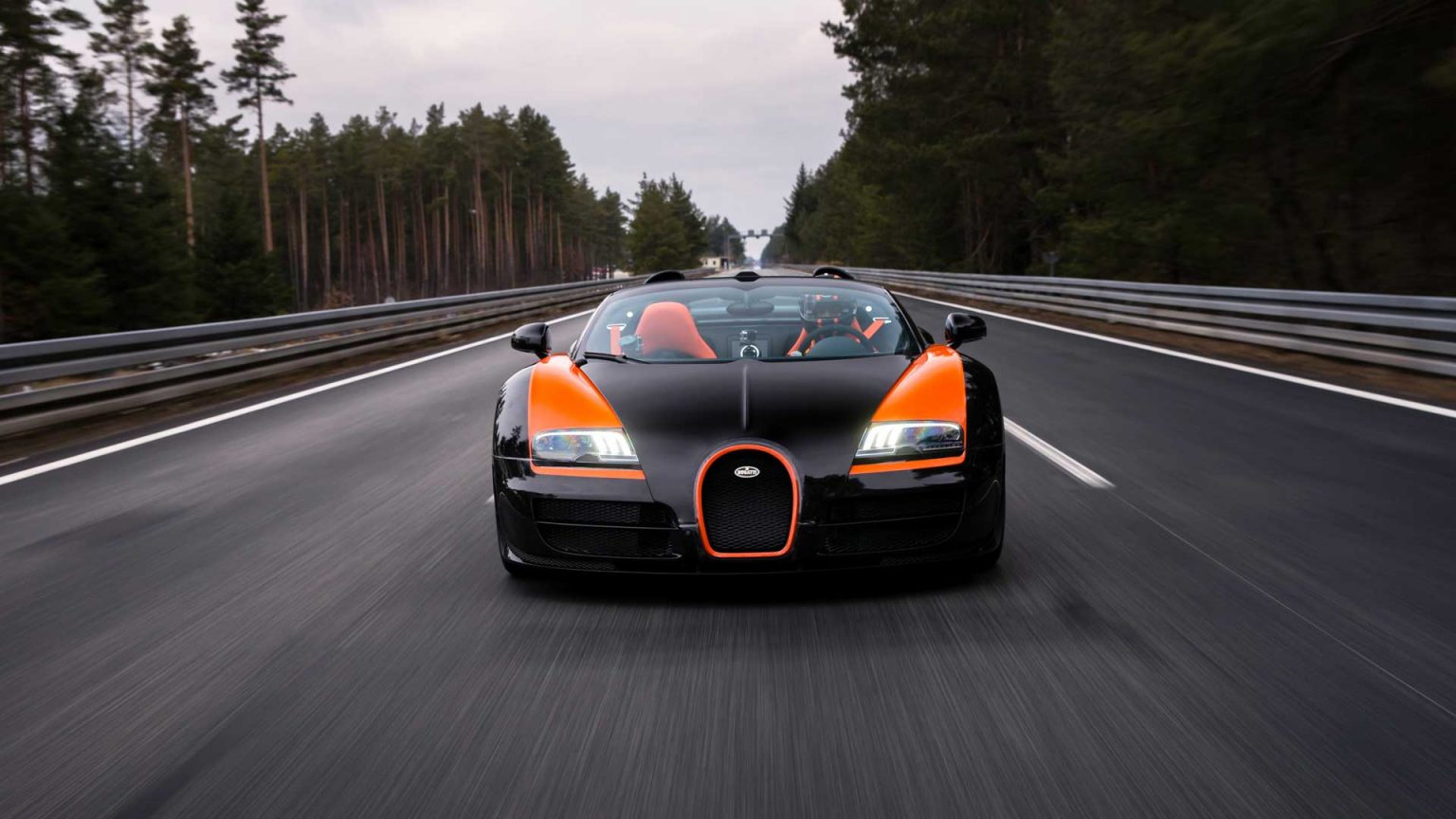 Dieci anni di Veyron 16.4 Grand Sport Vitesse | Robb Report