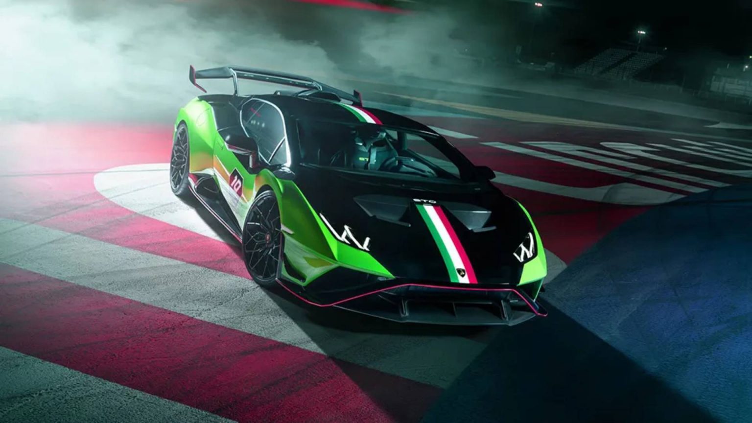 Huracán Sto Sc auto da pista per strada | Robb Report Italia